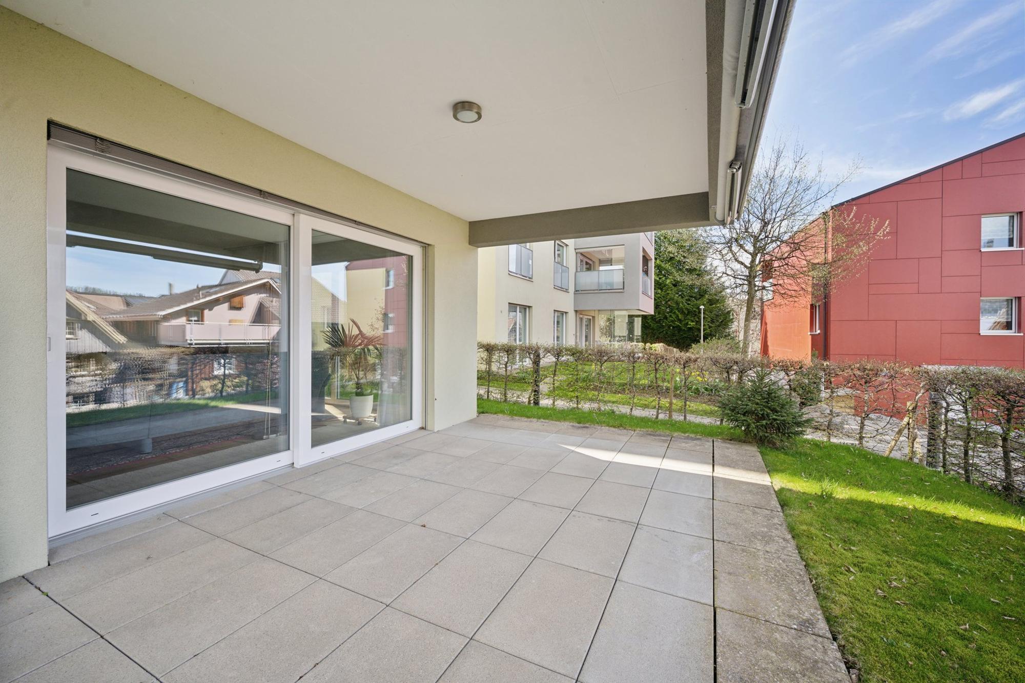 Zentrale Parterre-Wohnung mit Garten und Garage | homegate.ch