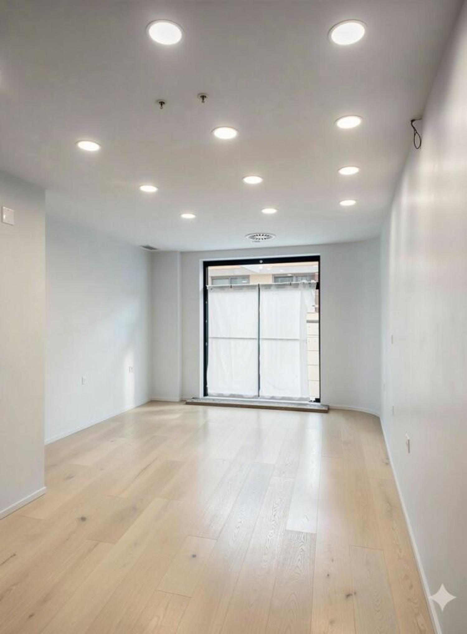 Arcarde commerciale 75m2, Quartier du Flon