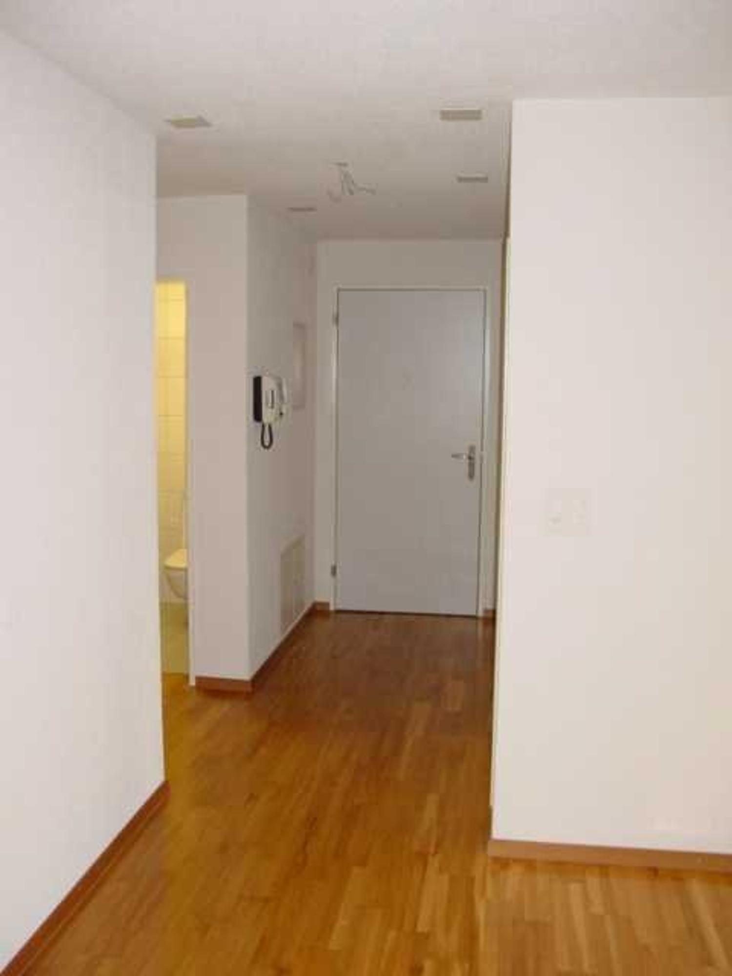 Wohnung mit Balkon in der Nähe des Bahnh..., Hüttisstr. 8, CHF 2610