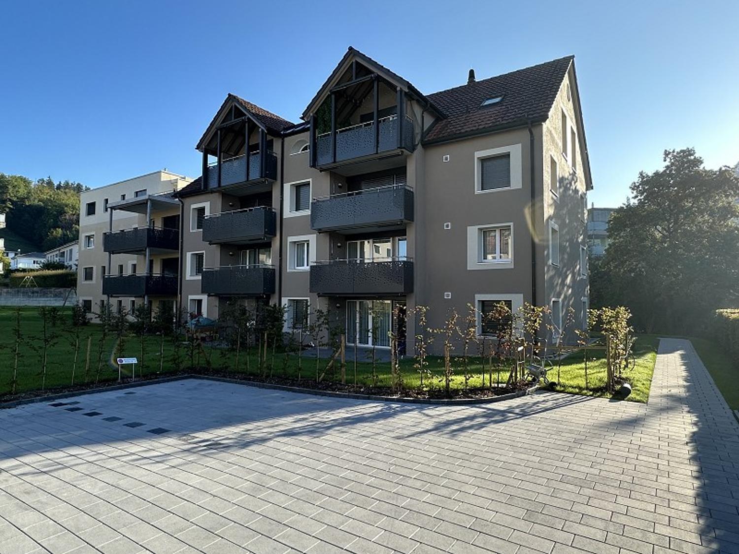 grosszügige 4.5-Attikawohnung an ruhiger..., Im Grund 6, CHF 2330