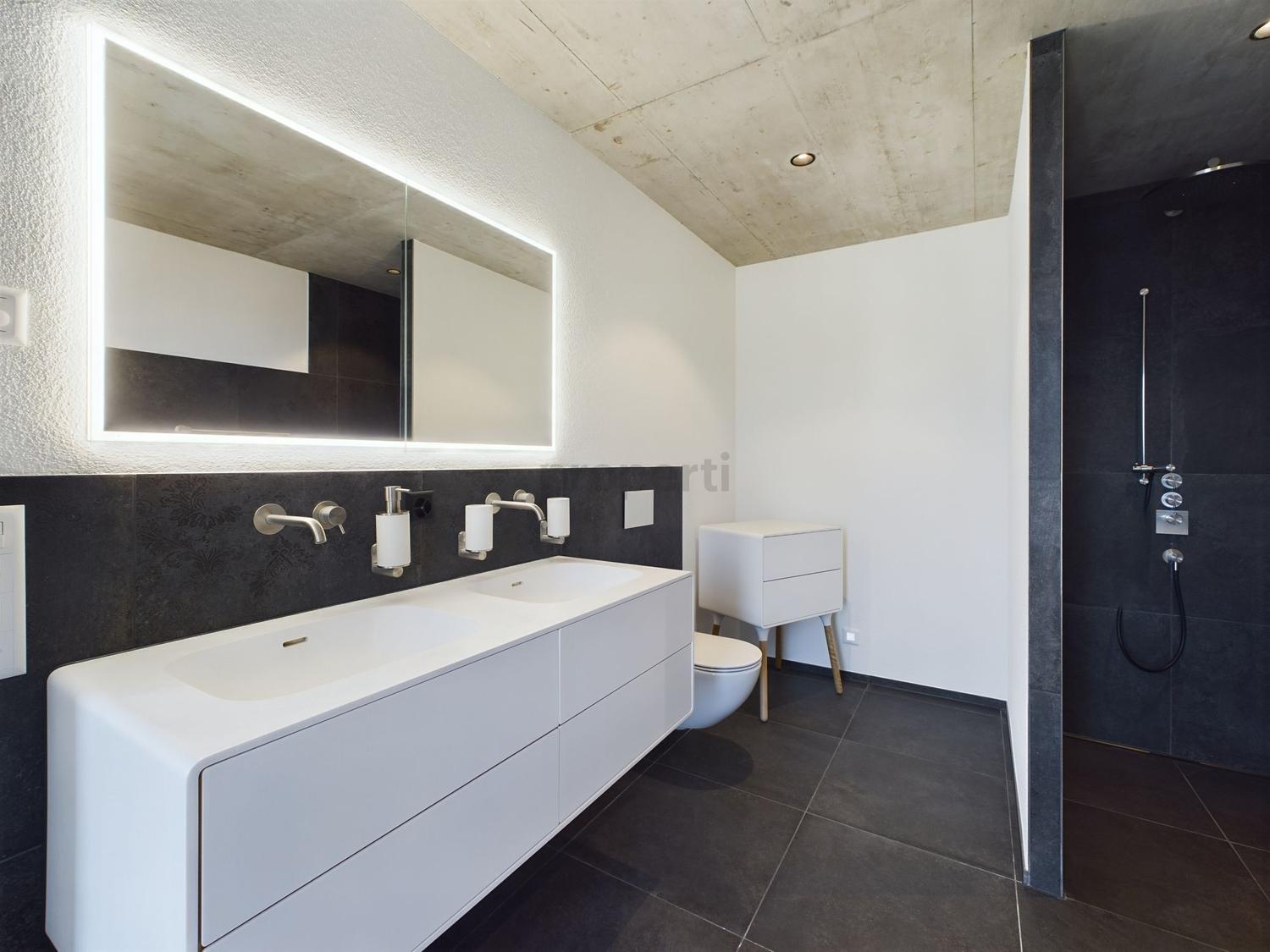 Atemberaubende 4.5 Zimmer-Attikawohnung mit herrlicher Berg- und Seesicht in Stäfa