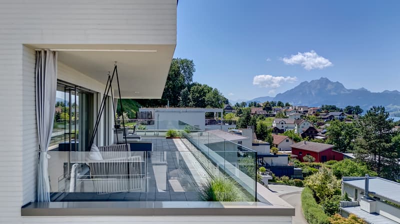 Designer Attika Wohnung mit traumhafter Seesicht | homegate.ch