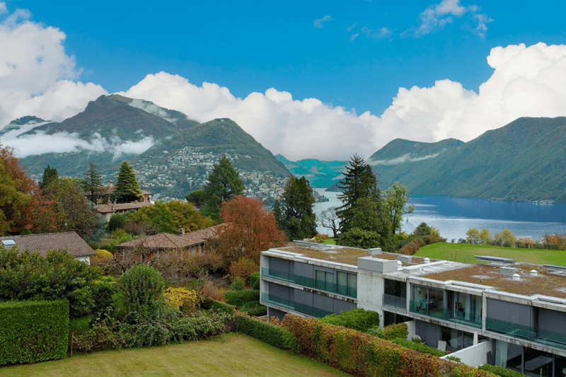Signorile appartamento vista lago in elegante villa d'epoca