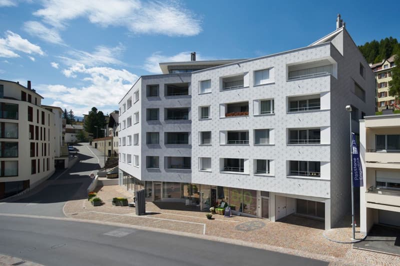 Central St. Moritz - Attractive Office or Shop