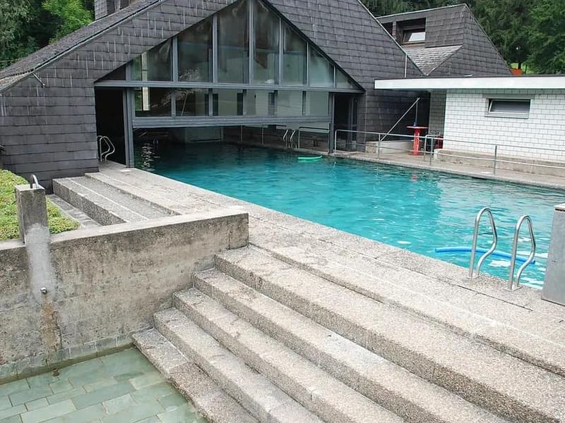 STRUTTURA TURISTICA CON PISCINA E RISTORANTE NEL MALCANTONE