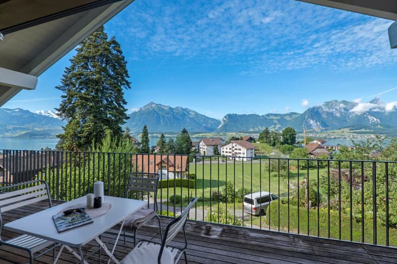 UNVERBAUBARE BERG- UND SEESICHT IN OBERHOFEN | homegate.ch