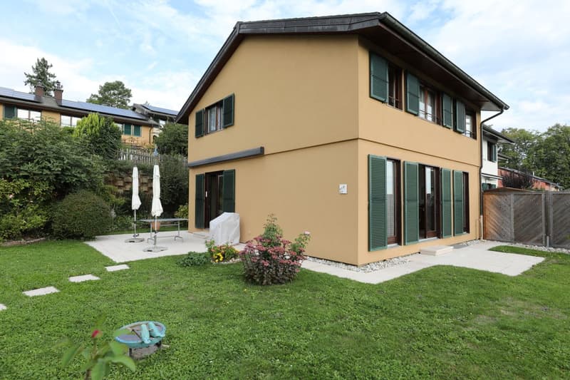 En exclusivité! Très belle maison contiguë
