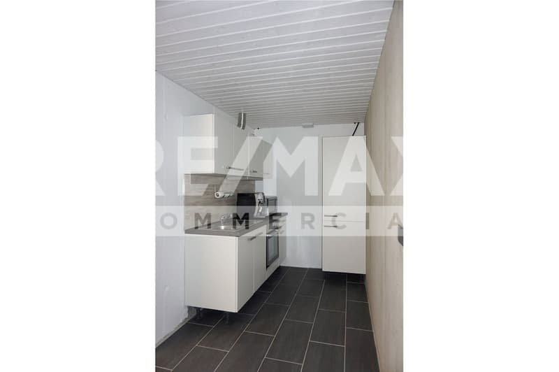 Voll ausgestatteter Gewerberaum in Murten - Ladenlokal/Praxis