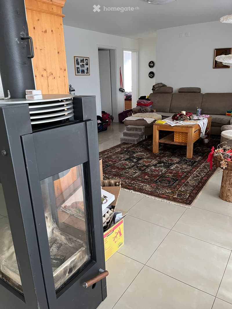 Charmante 4.5-Zimmer-Wohnung mit Balkon in Russikon