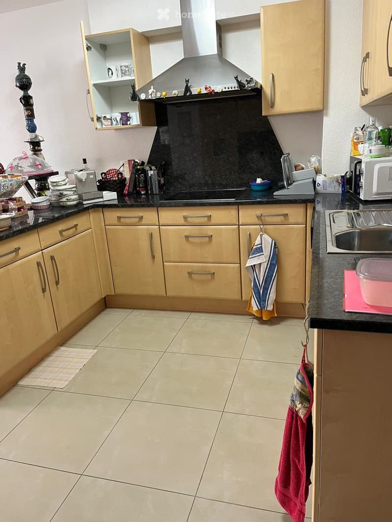 Charmante 4.5-Zimmer-Wohnung mit Balkon in Russikon