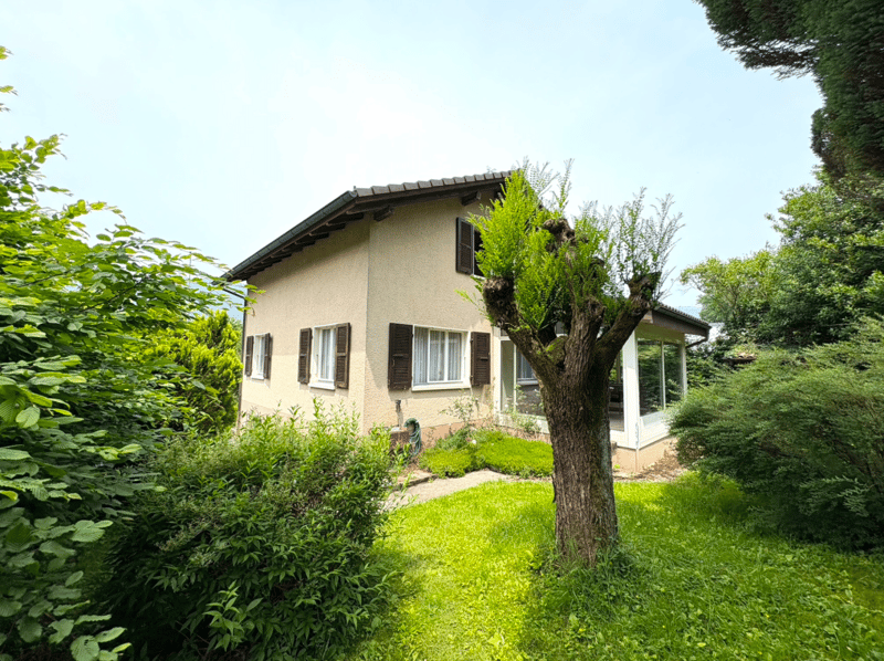 Einfamilienhaus mit zwei Baulandparzelle..., Dietrichweg 3, CHF 590000