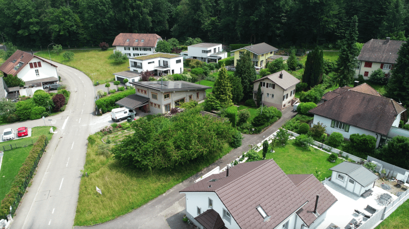 Einfamilienhaus mit zwei Baulandparzelle..., Dietrichweg 3, CHF 590000