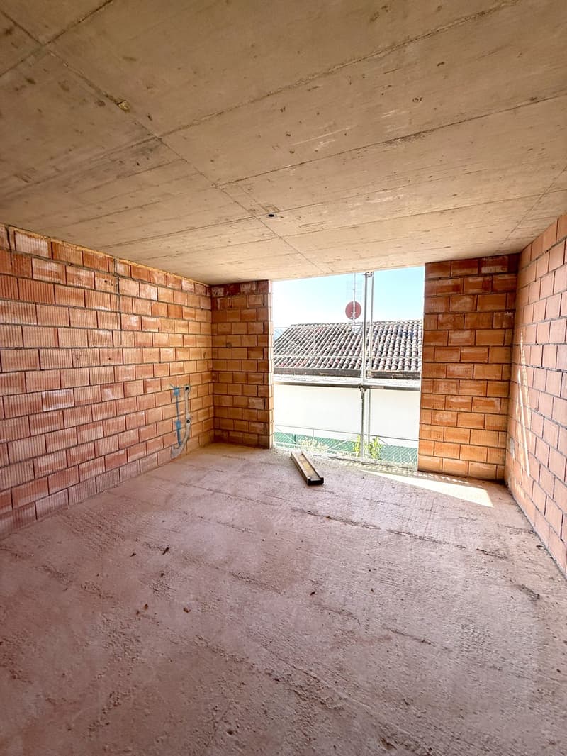 Nuovo 4,5 locali in stile moderno con veranda e ampio giardino privato