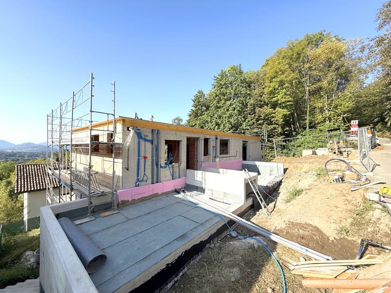 Nuovo 4,5 locali in stile moderno con veranda e ampio giardino privato