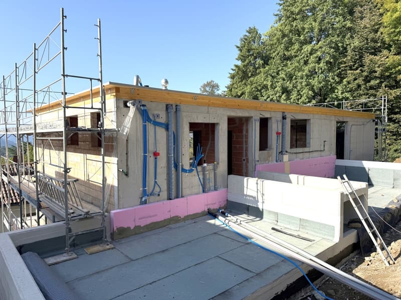 Nuovo 4,5 locali in stile moderno con veranda e ampio giardino privato