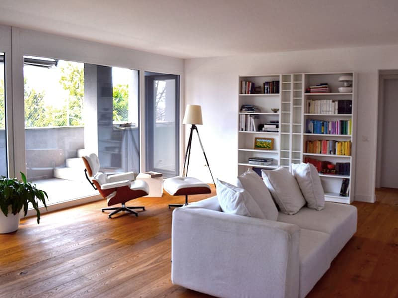 Moderno appartamento 3,5 con giardino e locale studio indipendente.