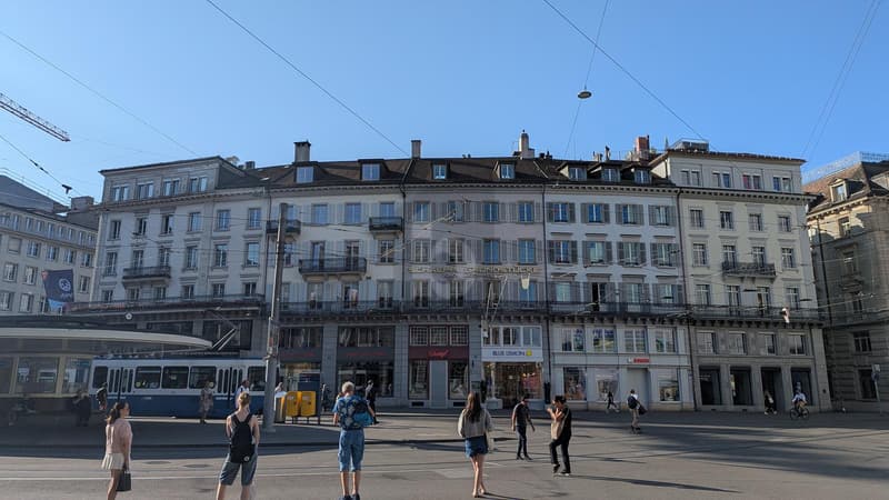 TOP LAGE AM PARADEPLATZ