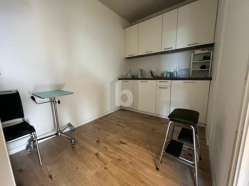 HELLE BÜROFLÄCHE AN TOP LAGE